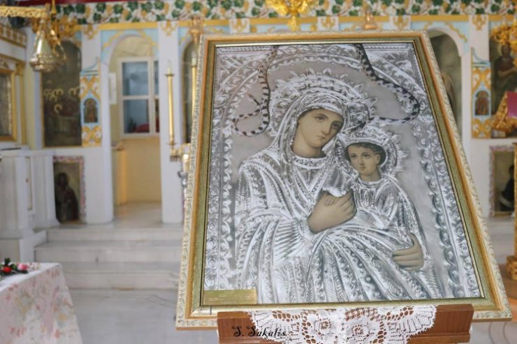 Εμφανίστηκαν τα πρώτα φιδάκια της Παναγίας στην Κεφαλονιά (ΦΩΤΟ ...