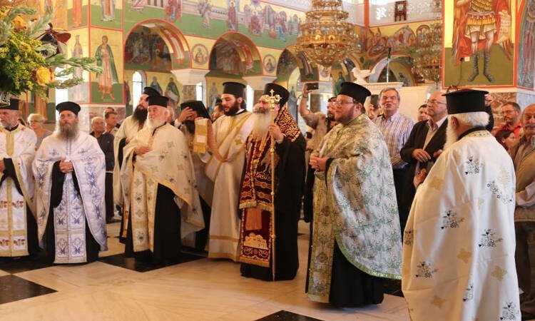 Πλήθος κόσμου στον Άγιο Γεράσιμο στην Κεφαλονιά (ΦΩΤΟ) | proseuxi.gr