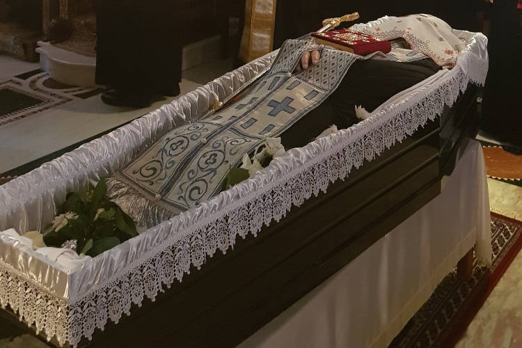 Η εξόδιος ακολουθία του Γέροντος Αιμιλιανού Σιμωνοπετρίτου | proseuxi.gr