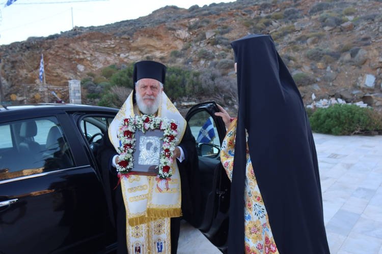 Η Ερμούπολη υποδέχτηκε την εικόνα της Παναγίας Κυρά-Ξένης | proseuxi.gr