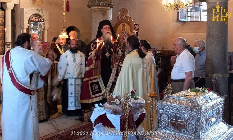 Εορτάσθηκε η ανακομιδή των Ιερών Λειψάνων της πολιούχου Άρτης Οσίας ...