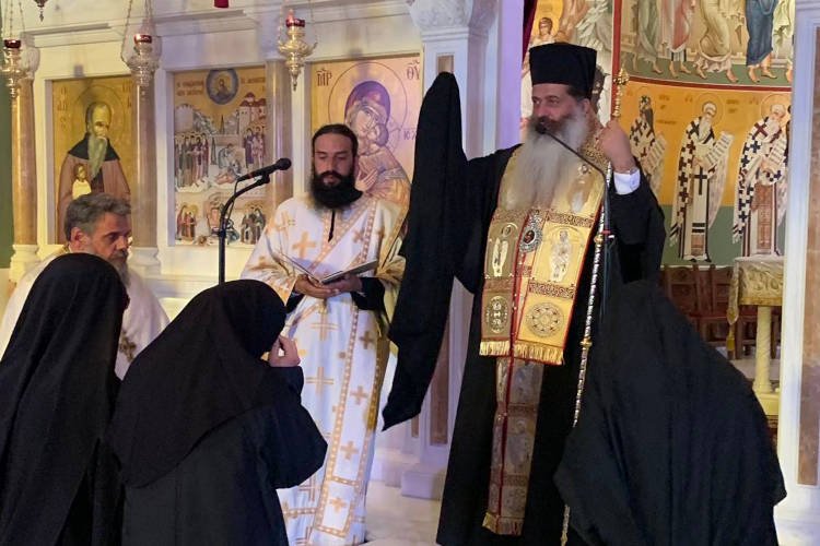 Ένα νέο μέλος στην Αδελφότητα της Ιερά Μονή Παντοκράτορος ΤΑΩ Πεντέλης ...