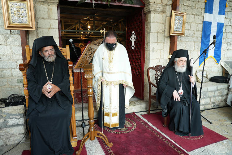 Η ιστορική υποδοχή της νέας ιεράς εικόνας στην Ιερά Μονή Παναγίας ...