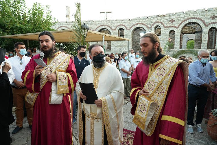 Η ιστορική υποδοχή της νέας ιεράς εικόνας στην Ιερά Μονή Παναγίας ...