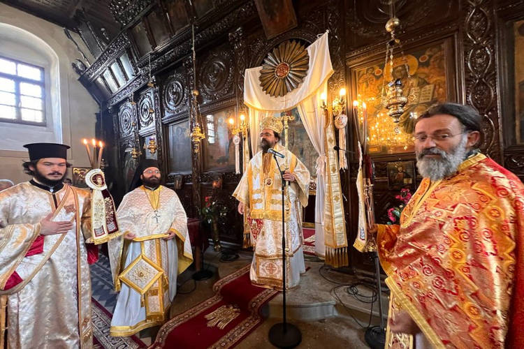 Εορτή Αγίου Ιερομάρτυρος Θεράποντος στη Μητρόπολη Καστορίας | proseuxi.gr