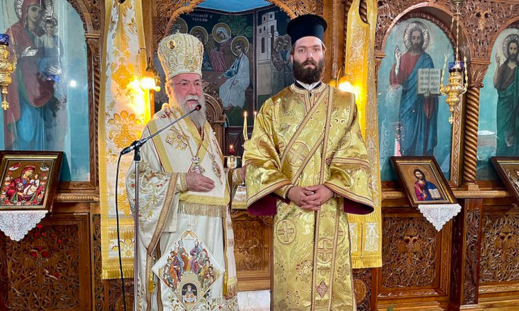 Χειροτονία Διακόνου από τον Μητροπολίτη Ελευθερουπόλεως Χρυσόστομο ...