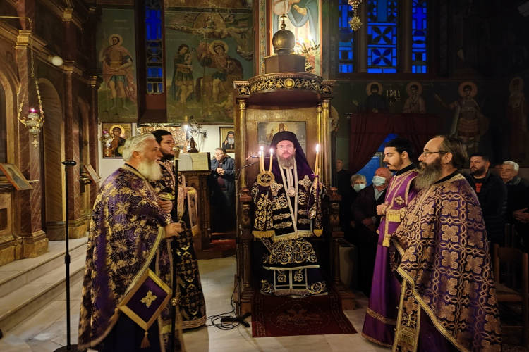 Προηγιασμένη Θεία Λειτουργία στη Μητρόπολη Αιτωλίας | proseuxi.gr