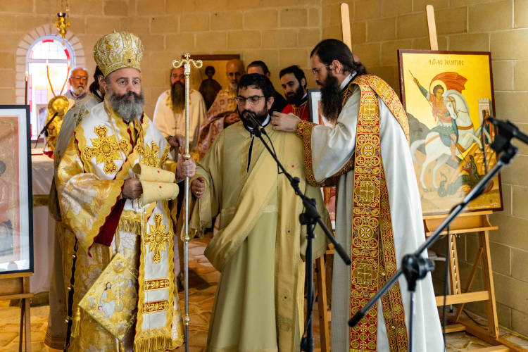 Χειροτονία Διακόνου από τον Αρχιεπίσκοπο Αυστραλίας στο Yellow Rock ...