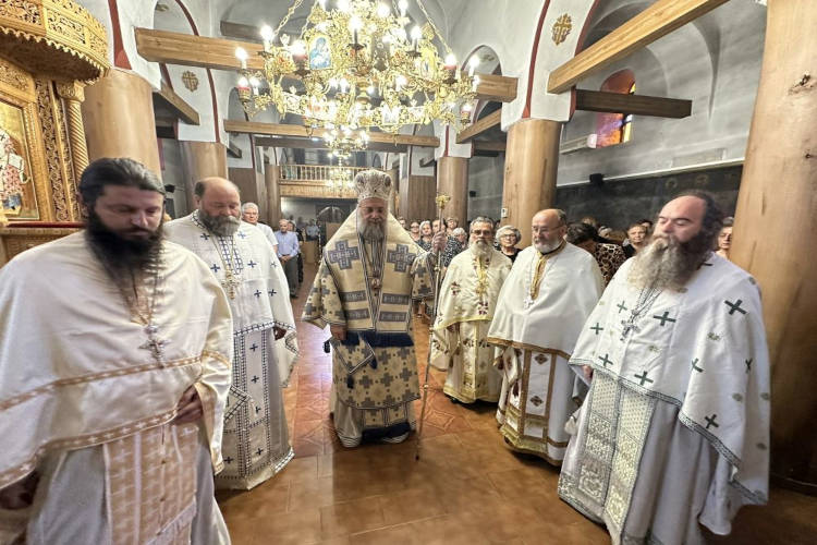 Τίμησαν την Παναγία «Η ΕΛΠΙΣ ΤΩΝ ΧΡΙΣΤΙΑΝΩΝ» στη Μητρόπολη Τρίκκης ...