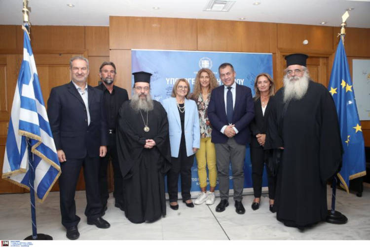 Υπογραφή Μνημονίου Συνεργασίας μεταξύ ΥΠΑΙΘΑ και Εκκλησίας | proseuxi.gr